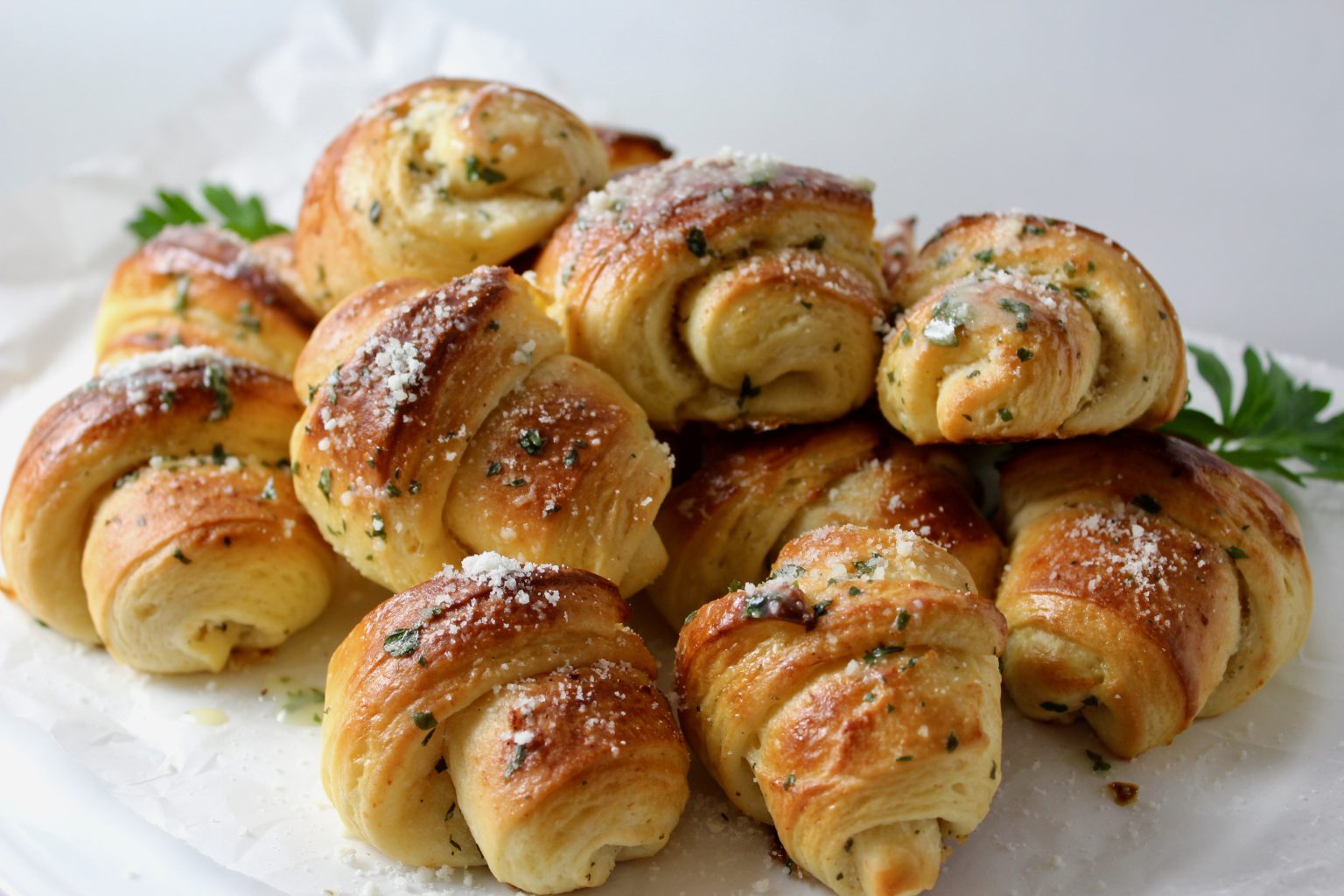 Homemade Garlic Parmesan Crescent Rolls (or plain) | epicuricloud (Tina ...