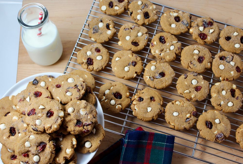 White Chocolate Cranberry Gingerbread Cookies - Thick & Chewy ...