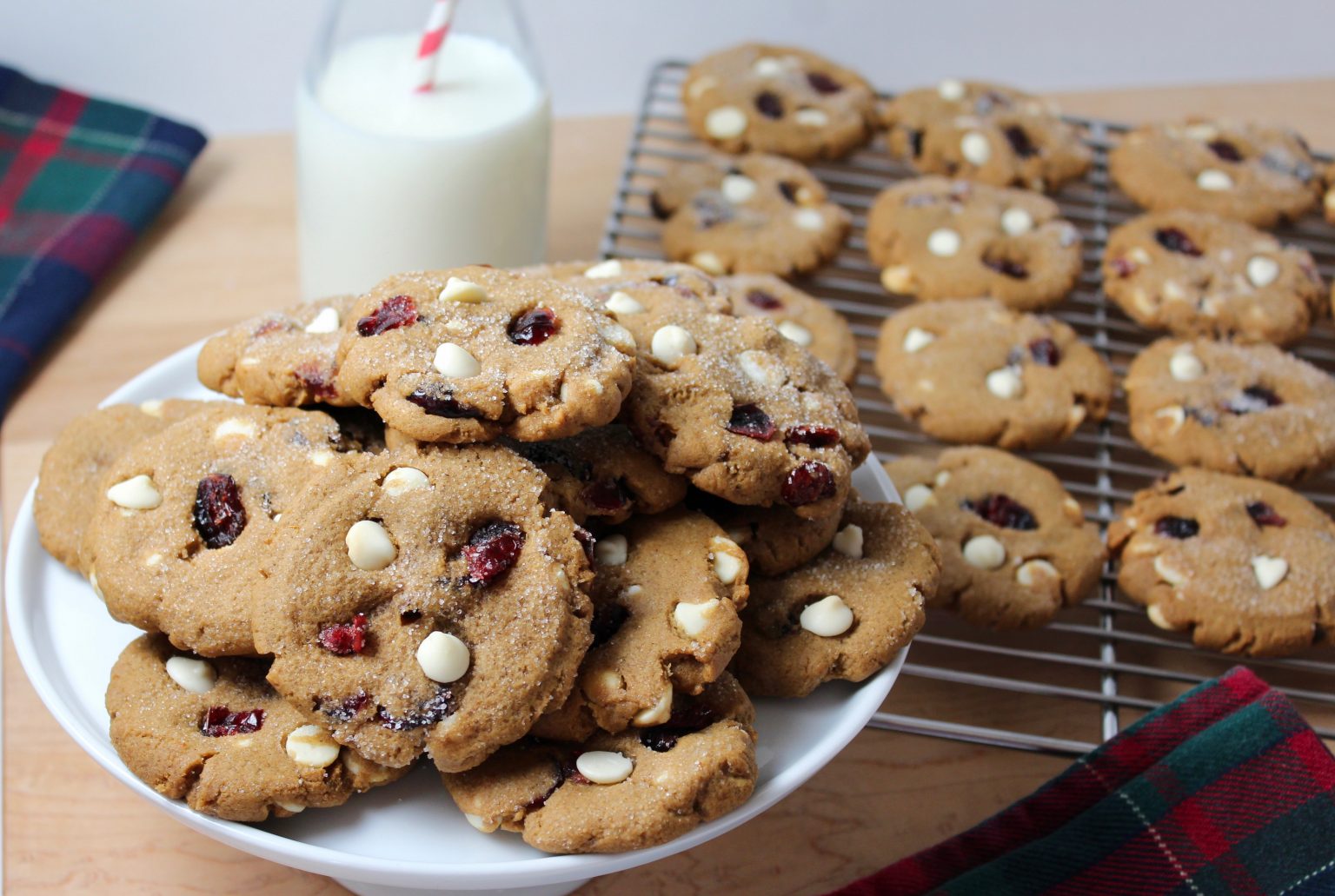 White Chocolate Cranberry Gingerbread Cookies - Thick & Chewy ...