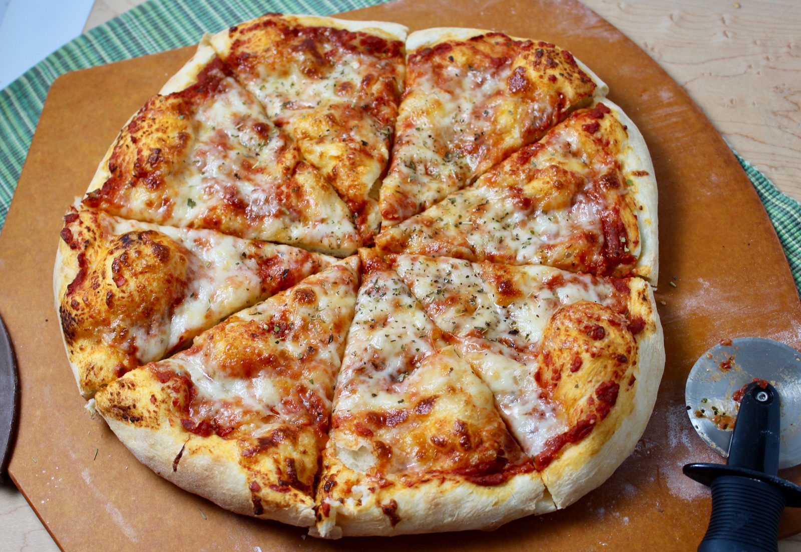 Easy Homemade Pizza Dough | epicuricloud (Tina Verrelli)